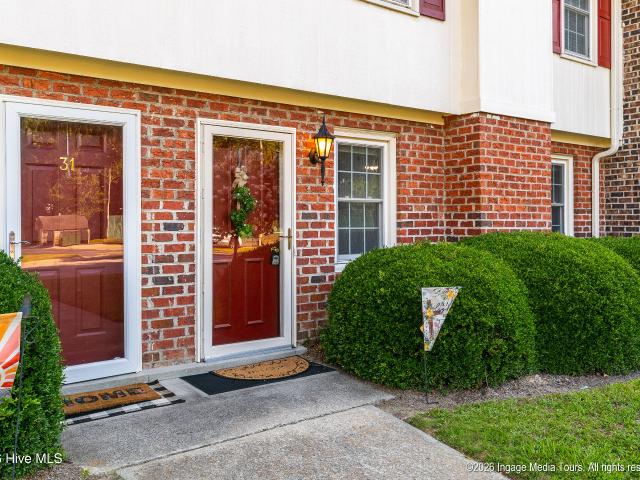 32 Scott Street