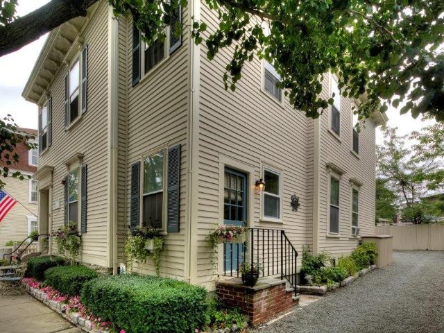 32 School Street 3