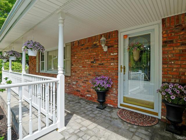 32 Sandstone Trail