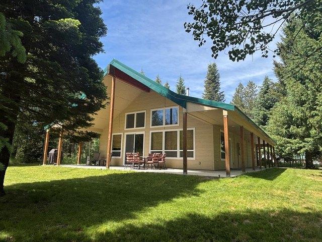 32 Shay Rd, Cascade, ID 83611