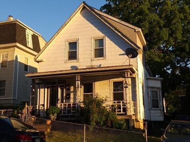 32 Shelby St, Worcester, MA 01605