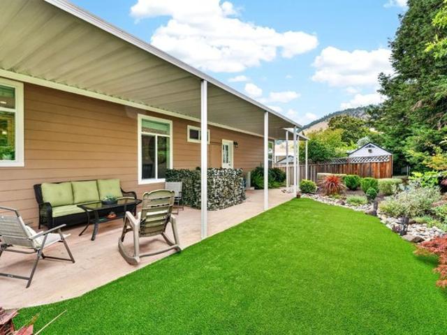 32 Springhill Ct, Santa Rosa, CA 95409
