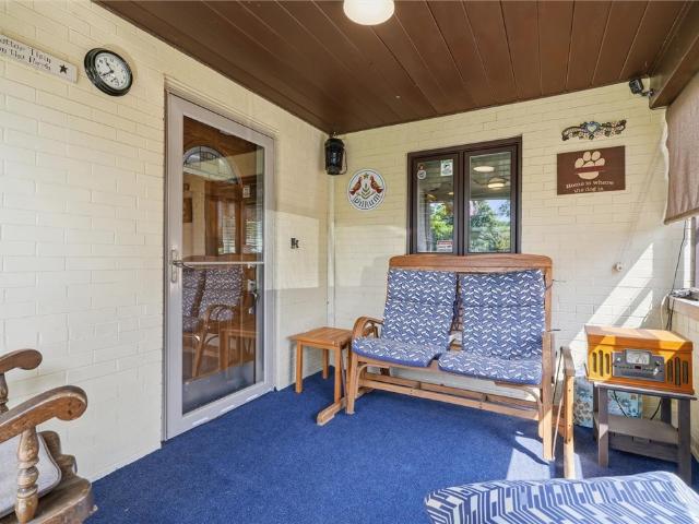 32 Sunset Dr