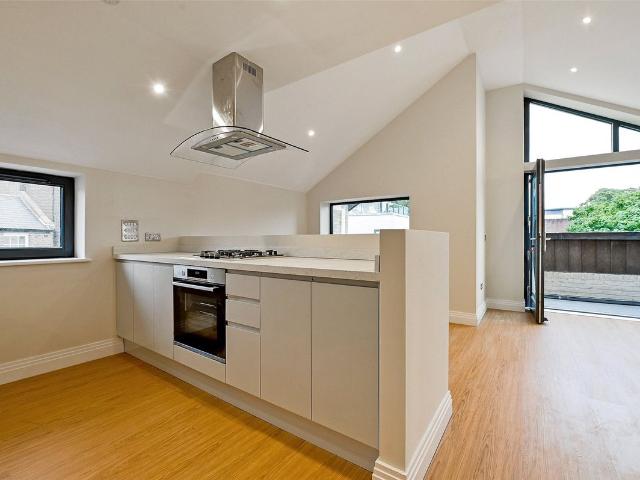 32A Peascod Street, Windsor, Berkshire SL4, 1 bed flat to rent, £1,650 pcm | PrimeLocation