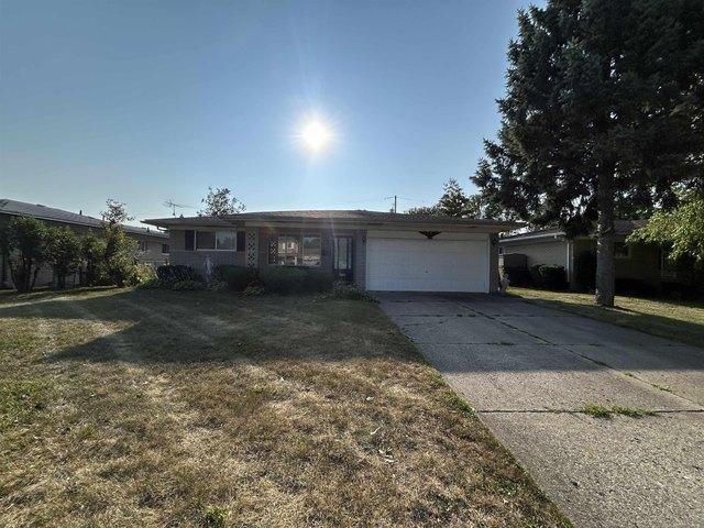 33046 Shrewsbury Dr, Sterling Heights, MI 48310