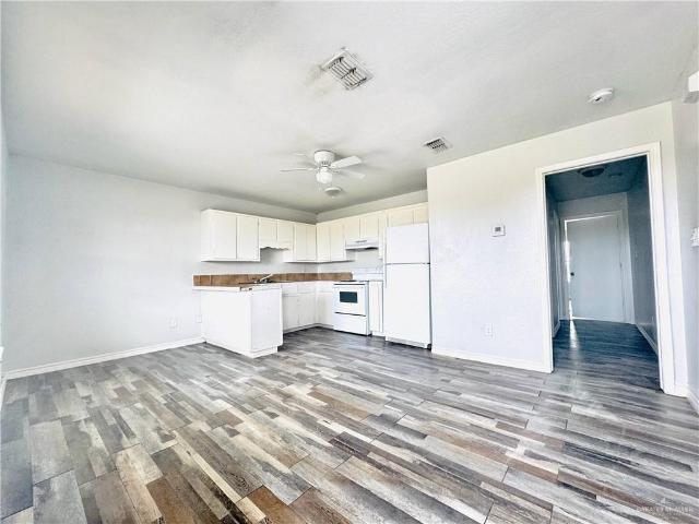 3304 N Palm Leaf Circle