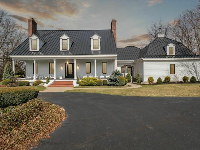 3304 Outback Trl, Pinckney, MI