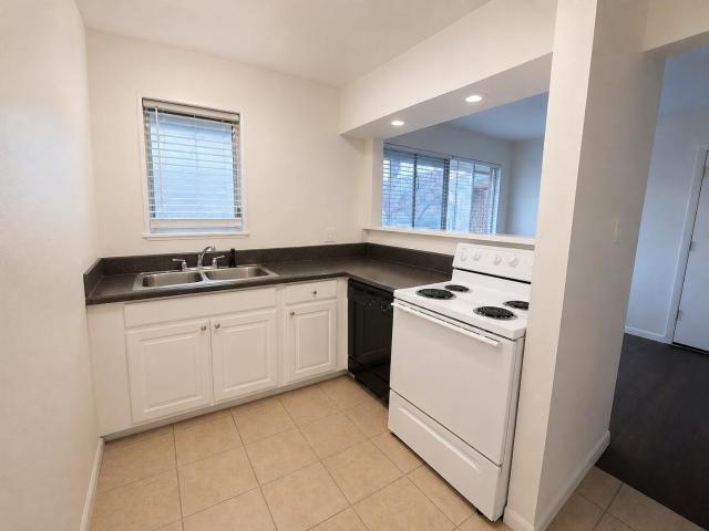 3304 Red River St # 106