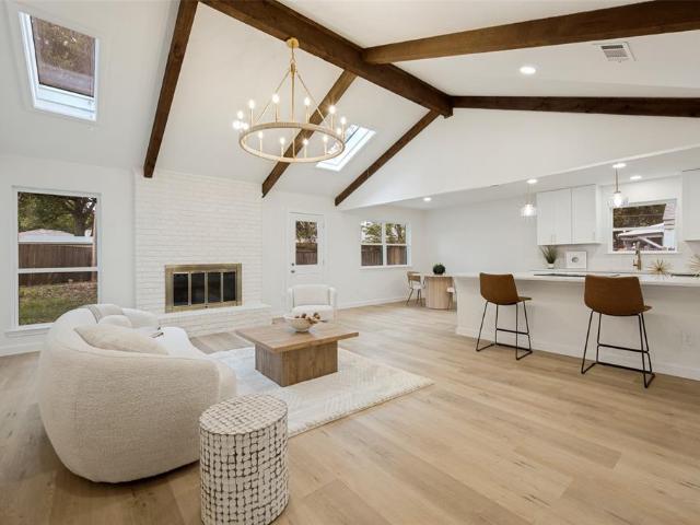 3304 Wayland Drive