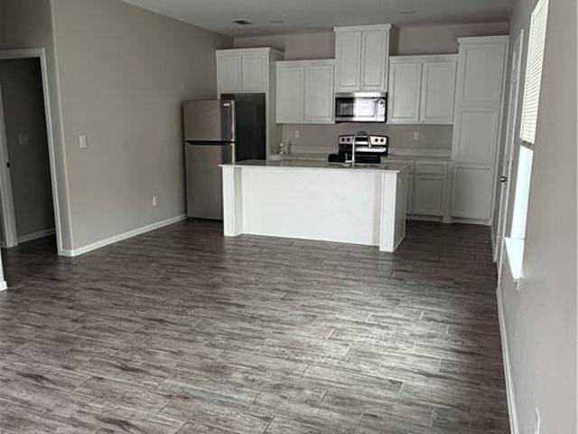 3304 Wolf Creek Avenue 4
