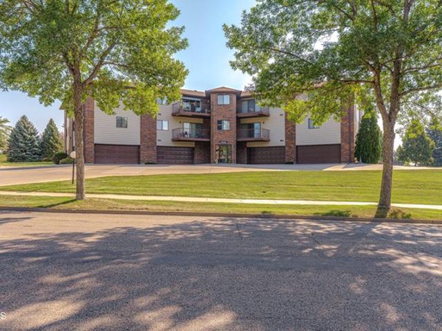 3305 Montreal St Apt 204, Bismarck, ND 58503