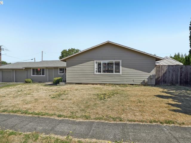 3305 NE 15TH ST