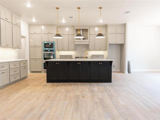 3305 Broadmoore Drive