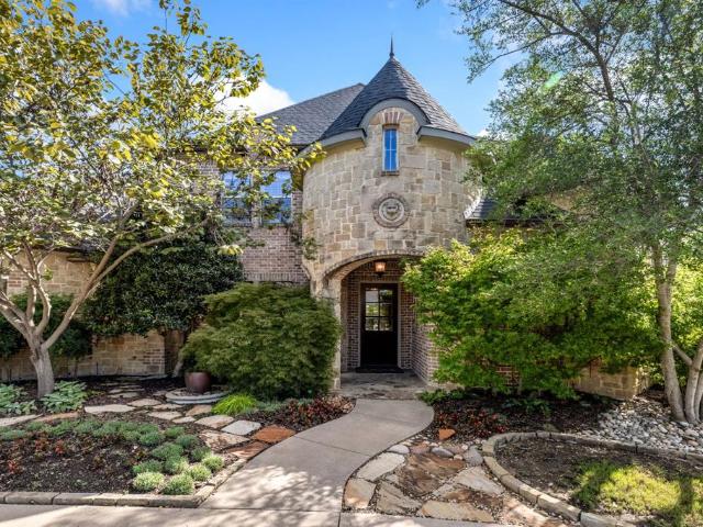 3305 Clubview Drive