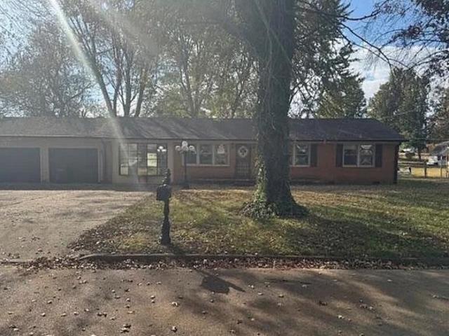 3305 Cottonwood Dr, Union City, TN 38261