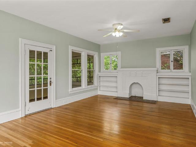 3305 Creswell