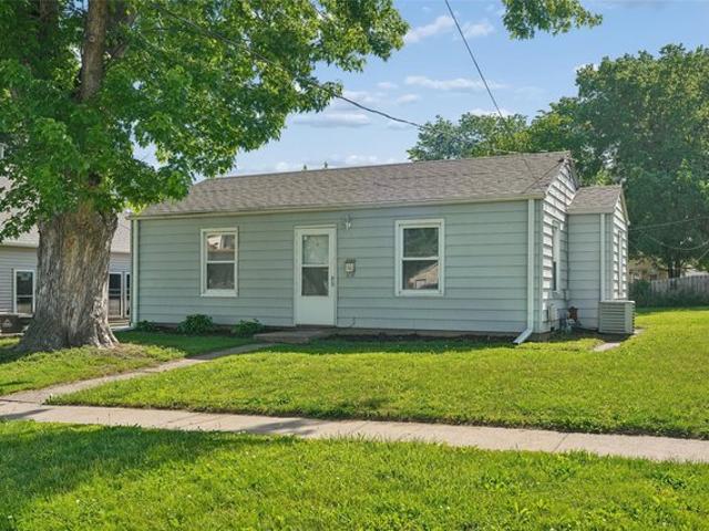 3305 E 13th St, Des Moines, IA 50316