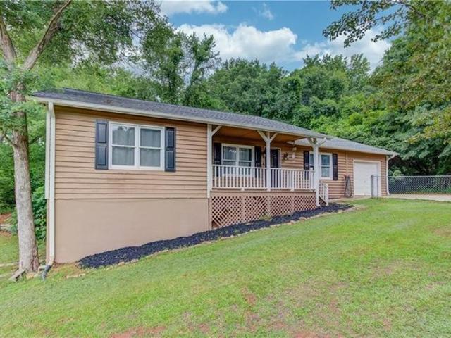 3305 Ladd Dr, Gainesville, GA 30506