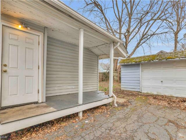 3305 Roanoke Avenue