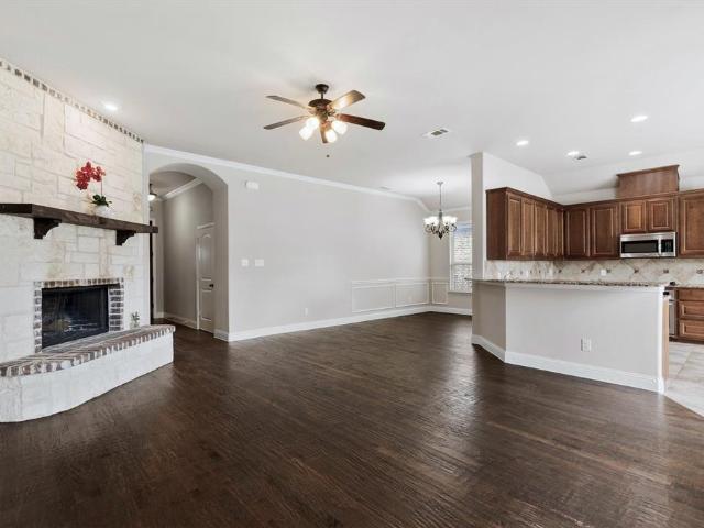 3306 Robin Trail