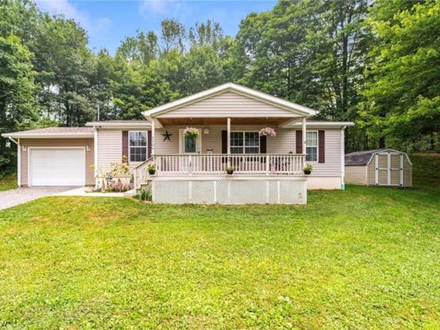 3306 Sycamore Dr, New Waterford, OH 44445