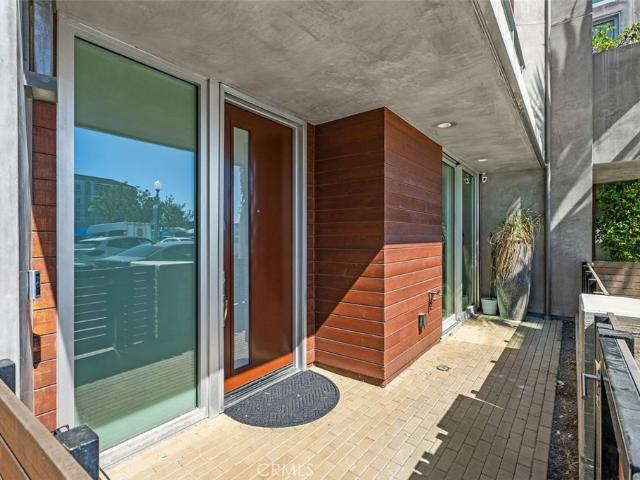 3306 Via Oporto