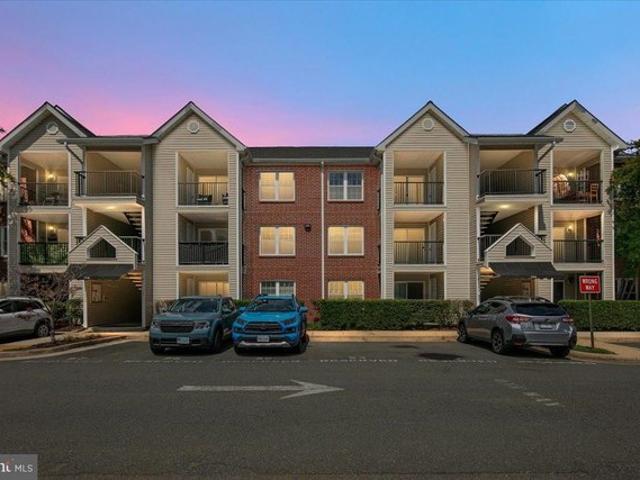 3306 Wyndham Cir Apt 127, Alexandria, VA 22302