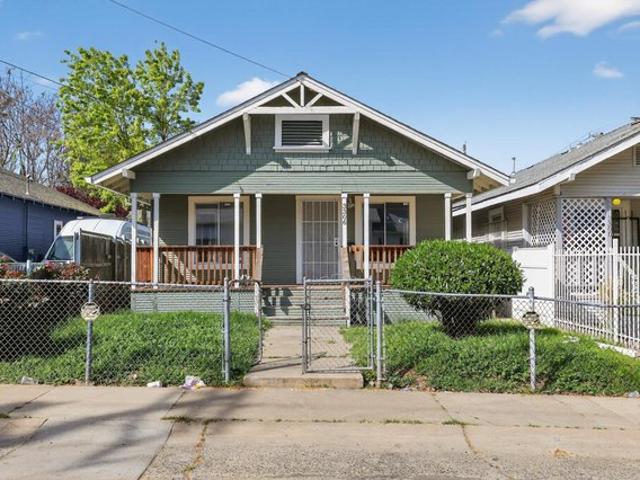 3306 40th St, Sacramento, CA 95817