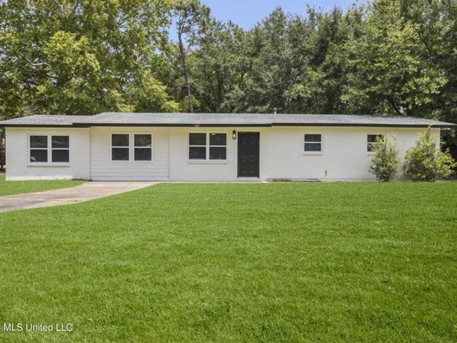 3307 Basswood St, Pascagoula, MS 39581