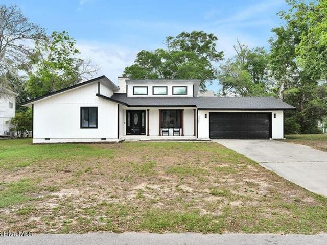 3307 E Oak Island Dr, Oak Island, NC 28465