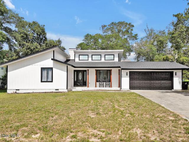 3307 E Oak Island Drive