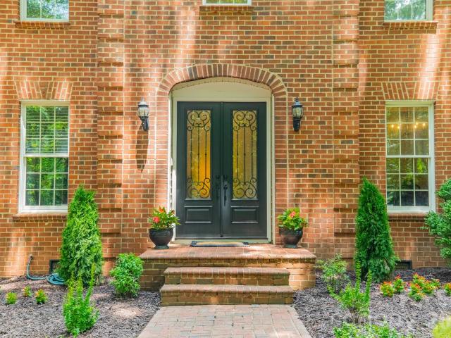 3307 Sandalwood Lane