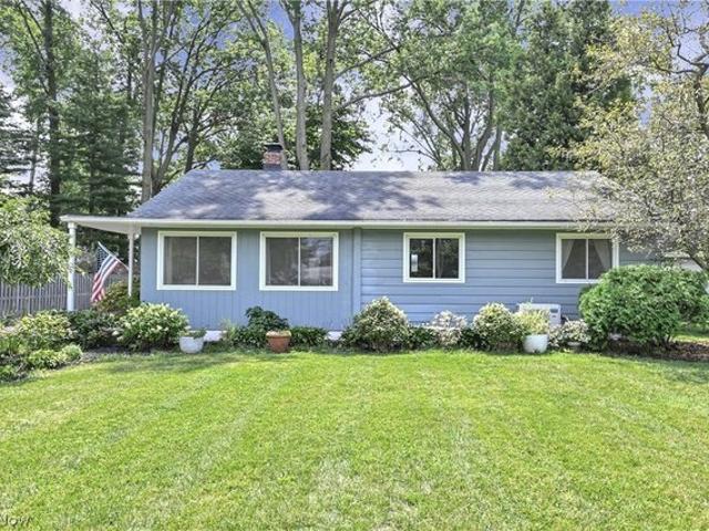 33081 Lake Rd, Avon Lake, OH 44012