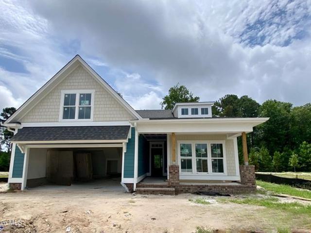 3308 Island Lakes Dr, Oak Island, NC 28461