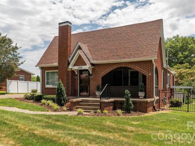 3308 16th St NE, Hickory, NC 28601
