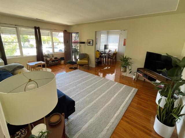 3308 3 Gregory St