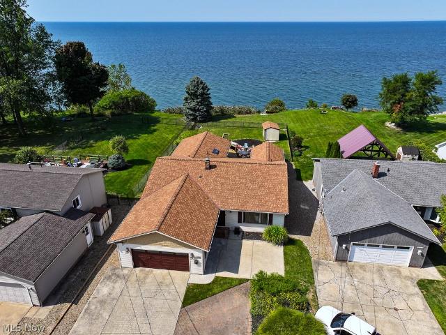 33091 Lake Shore Boulevard
