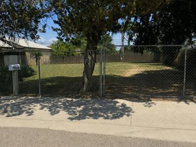 33098 Manzanita Rd, Ivanhoe, CA 93235