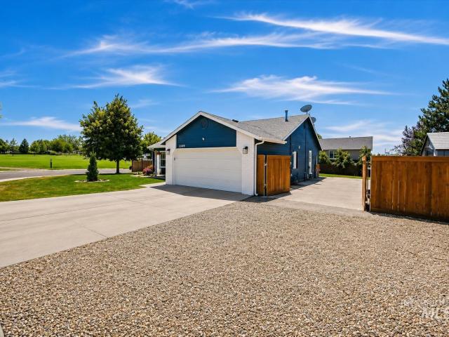 3309 Robinhood Loop