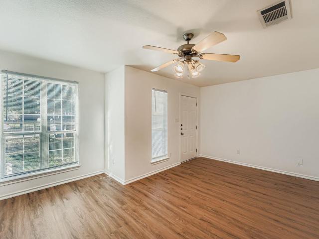 3309 Robinson Ave