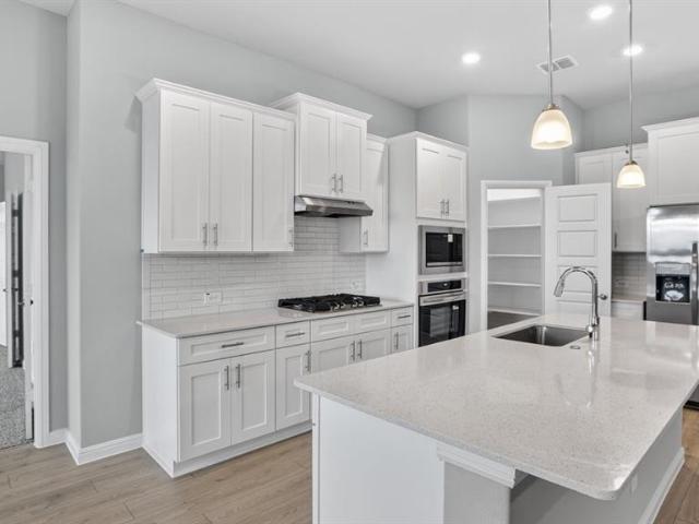 3309 Seaside Street