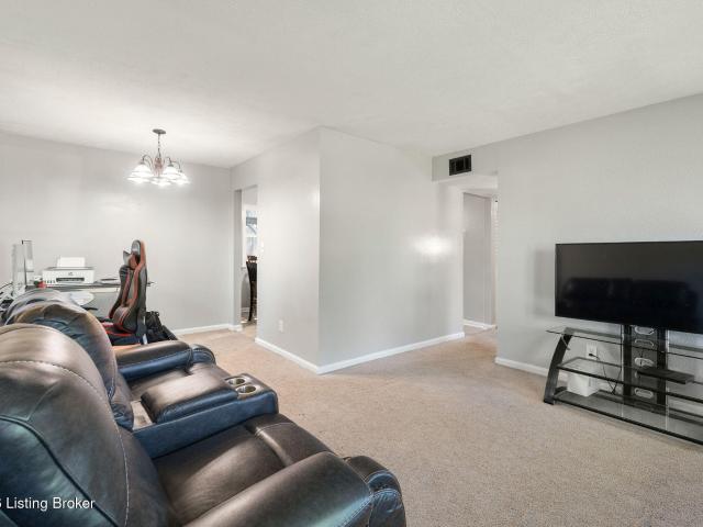 3309 Warson Ct