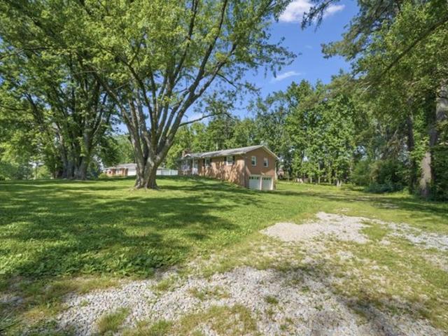 3300 Maple Ln, Newburgh, IN 47630
