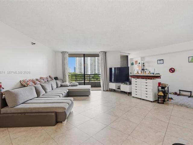 3300 NE 191st St Apt 609, Aventura, FL 33180