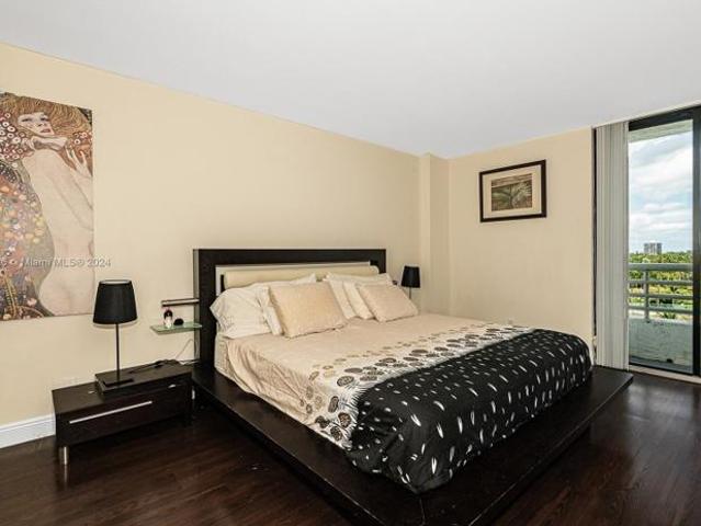 3300 NE 192 St #711, Aventura, FL 33180