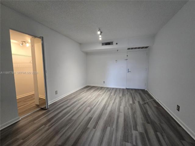 3300 NE 192 St, Unit 210, Aventura, FL 33180 | MLS #A11997 | Compass