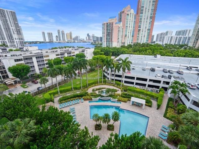 3300 NE 192nd St Apt 915, Aventura, FL 33180