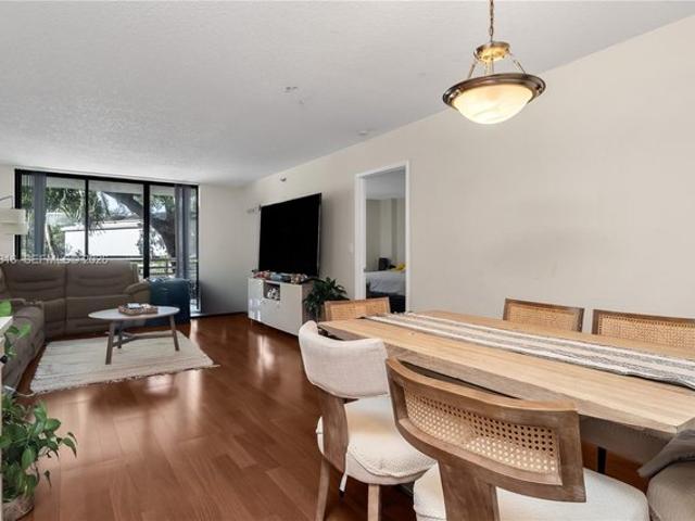 3300 NE 192nd St Apt 202, Aventura, FL 33180