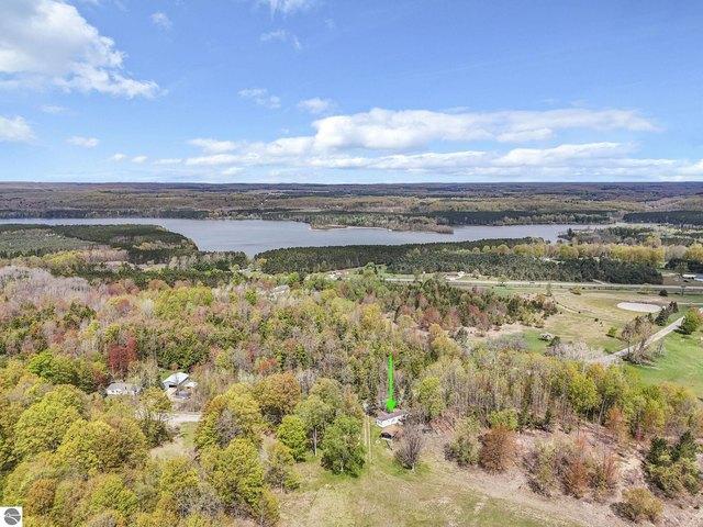 3300 Old M 37 Hwy, Mesick, MI 49668