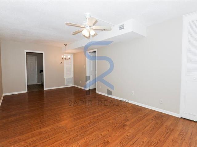 3300 College Street Apt 5